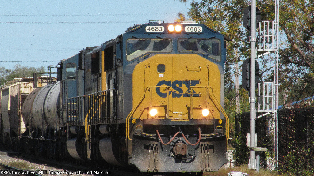 CSXT 4683 Leads O800 Southbound